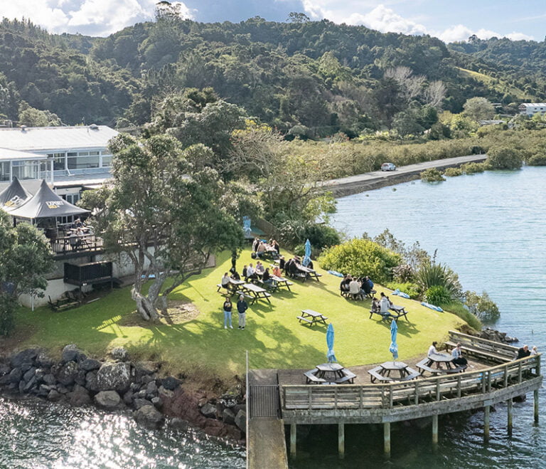 Home - Parua Bay Tavern